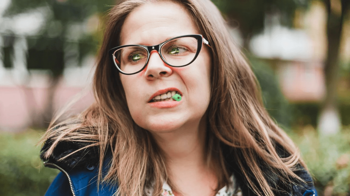 Invisalign Chewies 2025: Cost, Benefits & How to Use Them for Best ...