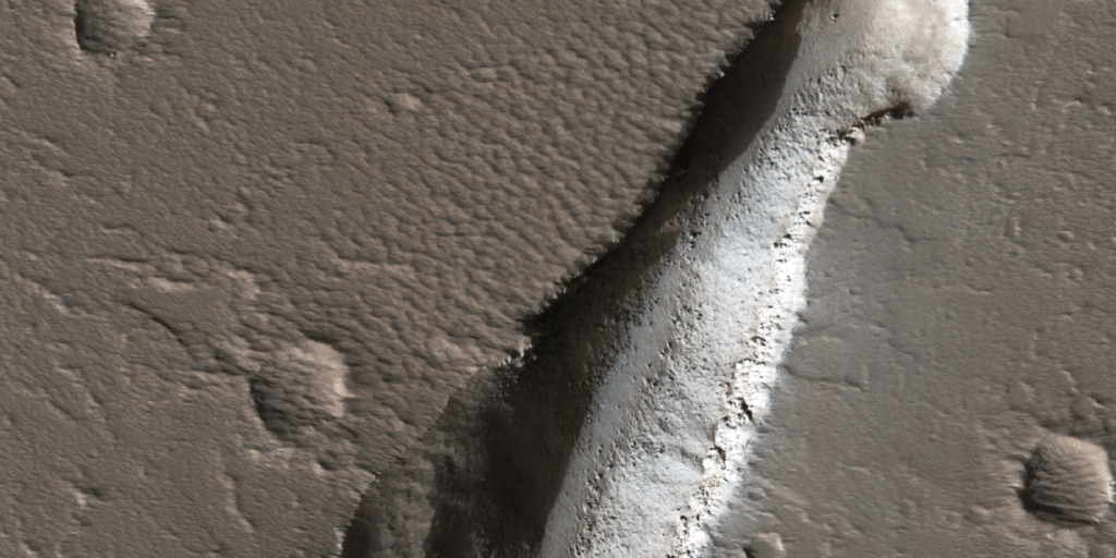 Mars Photo Sparks Debate: Is It a Hill or a Depression? | № 17357 ...