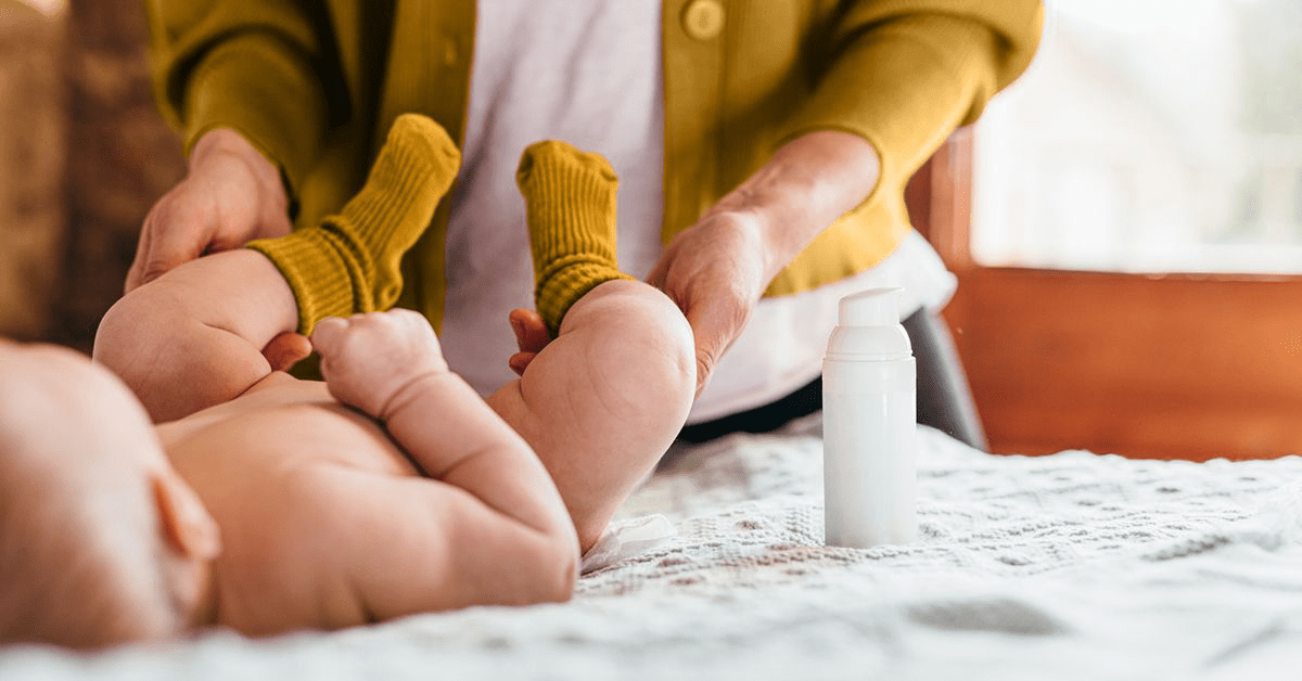 Newborn Poop Guide 2025: Understanding Normal Stool Patterns and What ...