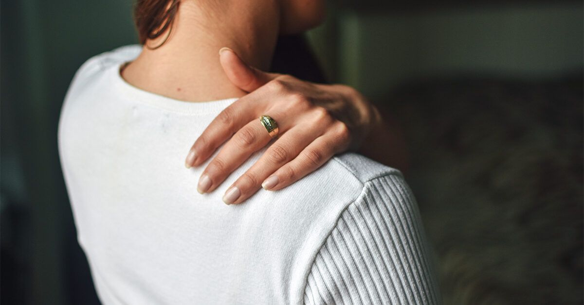 2025 Breast Cancer and Shoulder Blade Pain: Symptoms, Causes, and ...