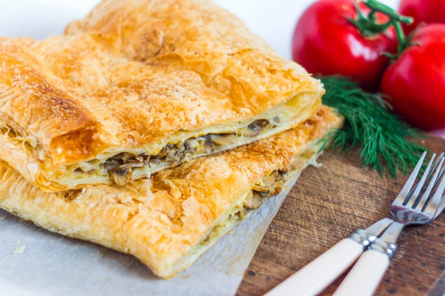 Delightful Puff Pastry Mushroom Pie: A Simple and Flavorful Treat ...