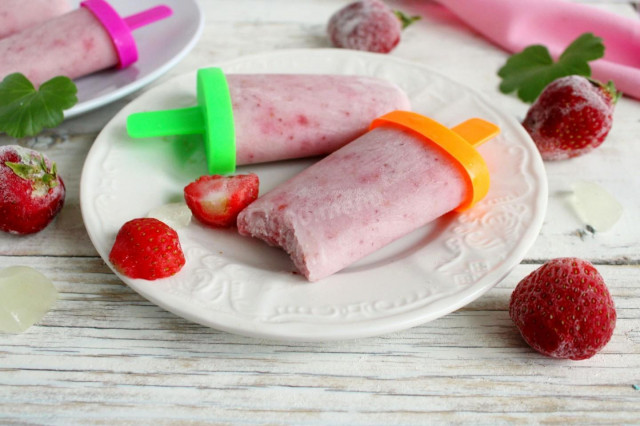 Delicious Homemade Strawberry Milk Ice Cream Recipe | № 149058 | Desserts